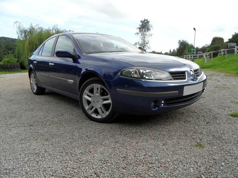 My blue mk2 Laguna 2.0 dCi - French Car Forum
